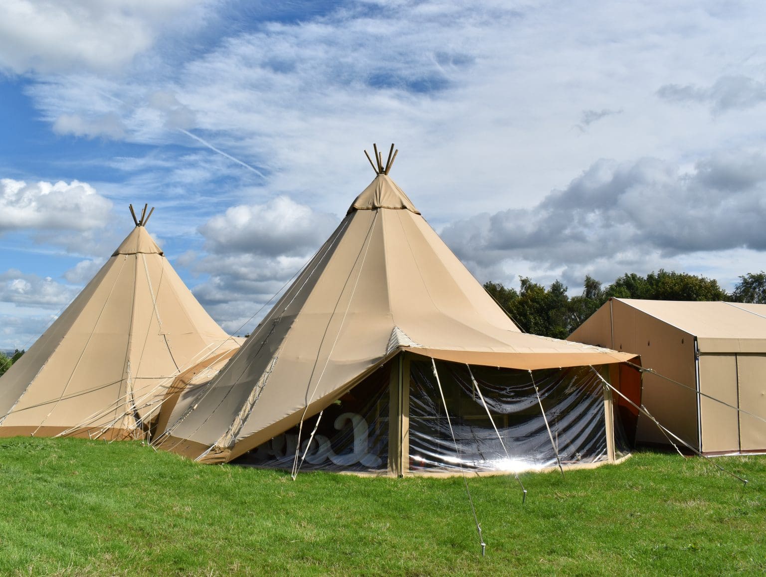 Hospitality Tent For Sale | Outdoor Structures For Pubs